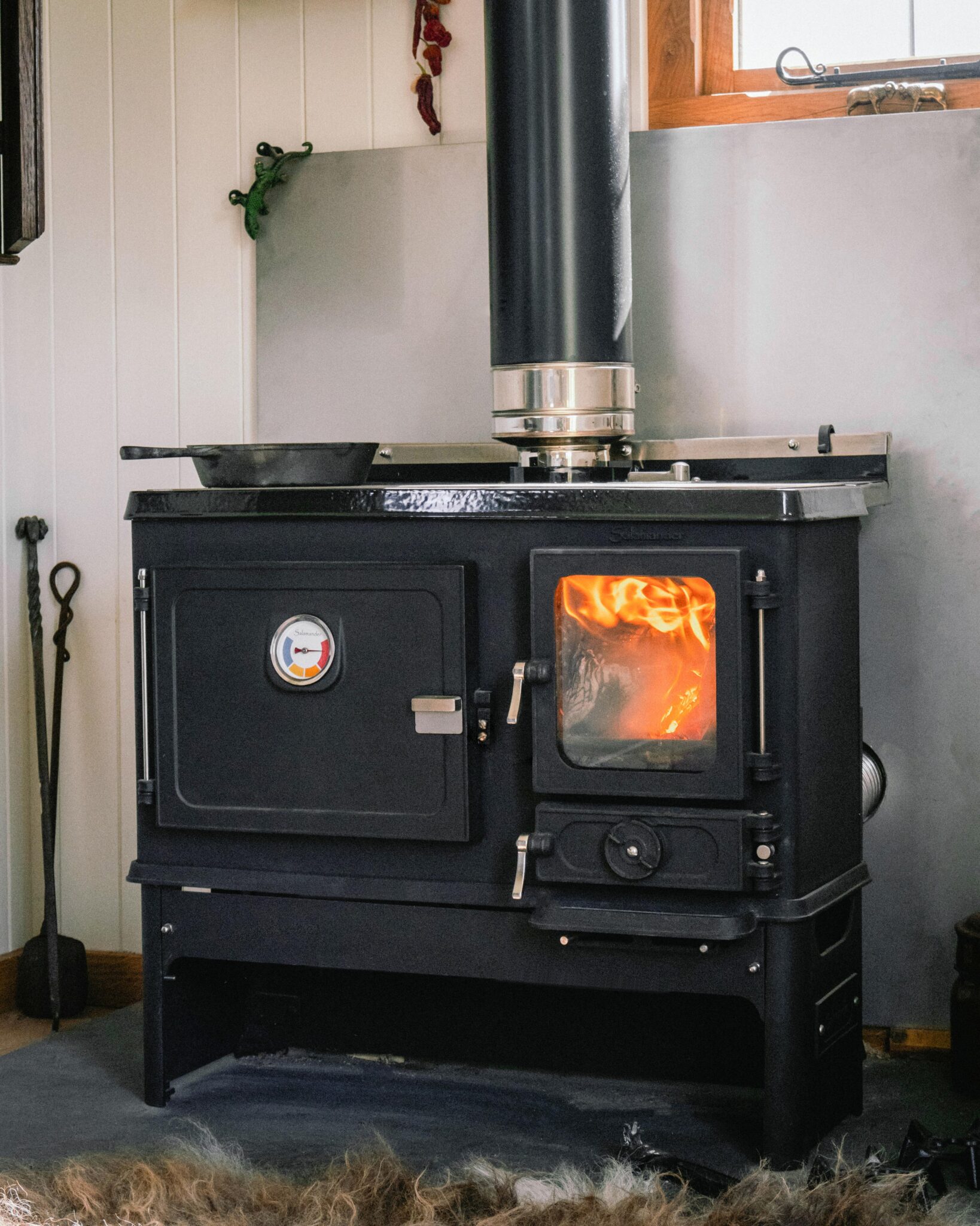 The Little Range - Multi-fuel cast iron cook stove - Salamander Stoves