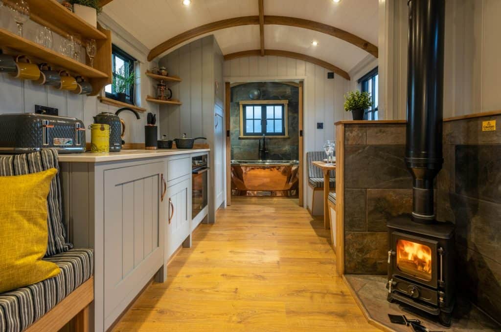 Monkwood Shepherd's Hut - Salamander Stoves