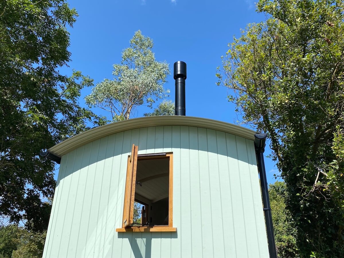Installing a Wood Burner into a Shepherd's Hut | Salamander Stoves ...